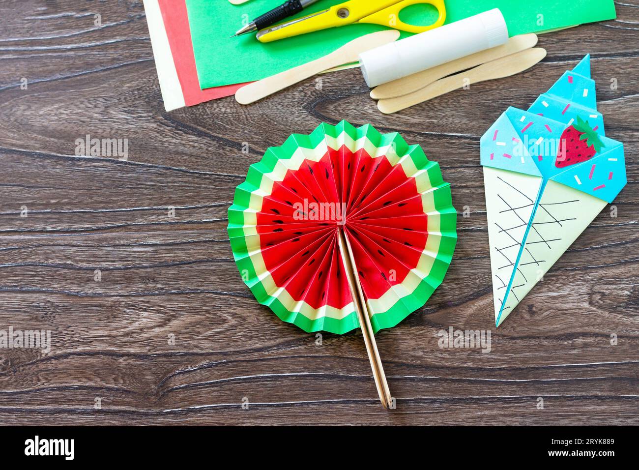 Ice craft at school hi-res stock photography and images - Alamy