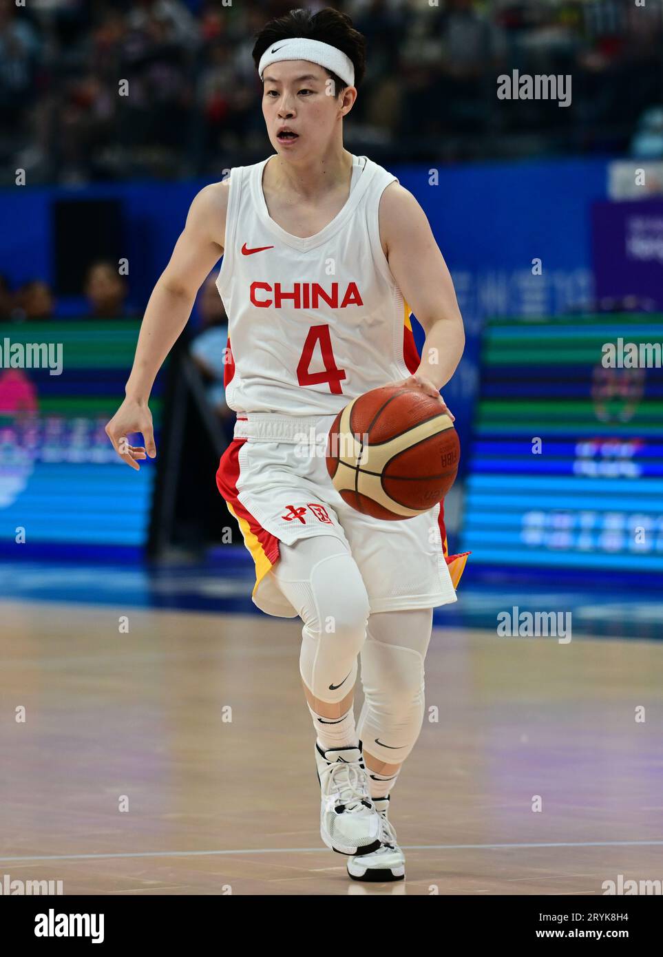 Hangzhou, China. 01st Oct, 2023. Li Yuan of China women basketball team ...