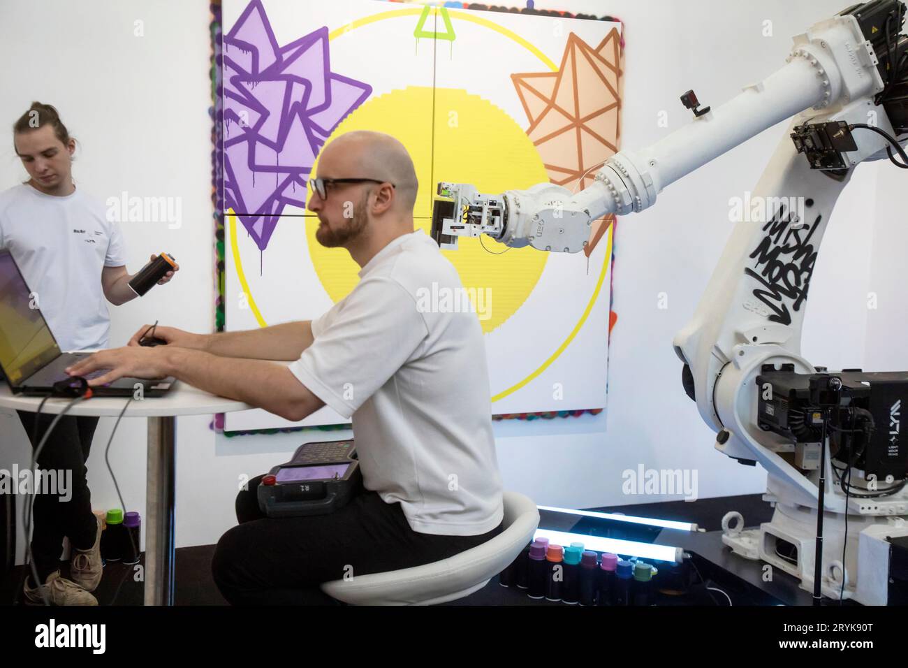 Moscow, Russia. 30th of September, 2023.Robot-artist draws paintings by ...