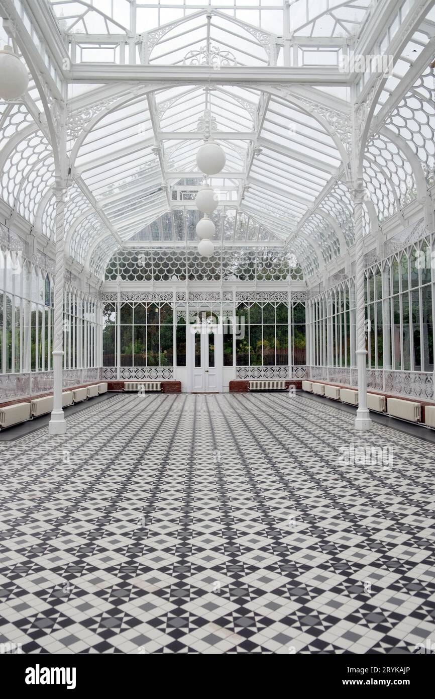 Victorian conservatory hi-res stock photography and images - Alamy
