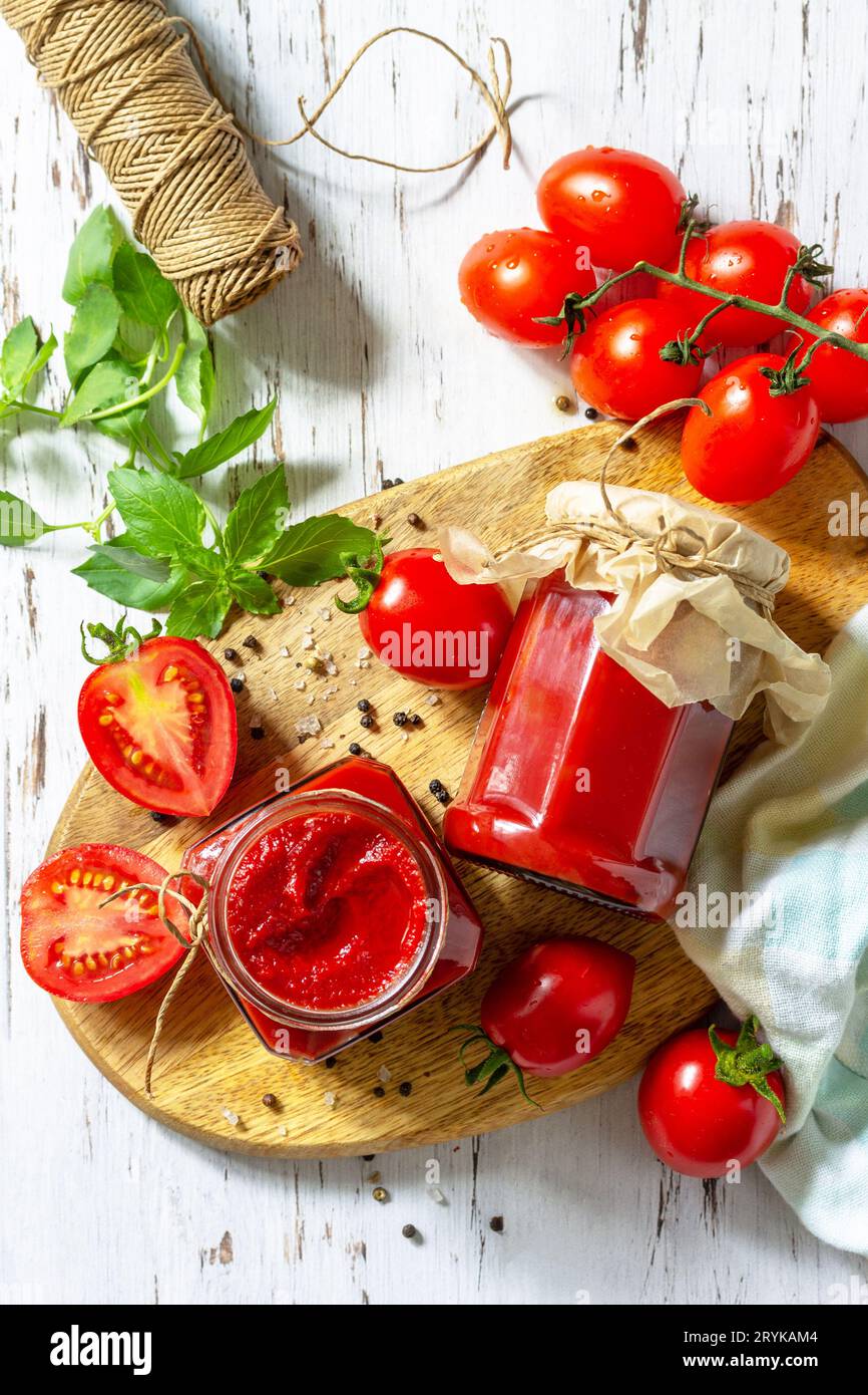Tomato paste sauce hi-res stock photography and images - Alamy
