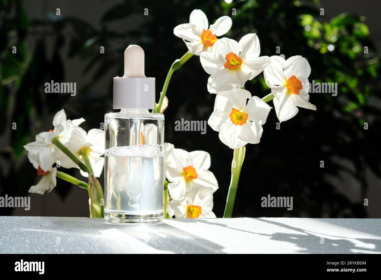 Dropper glass bottle flowers hi-res stock photography and images - Alamy