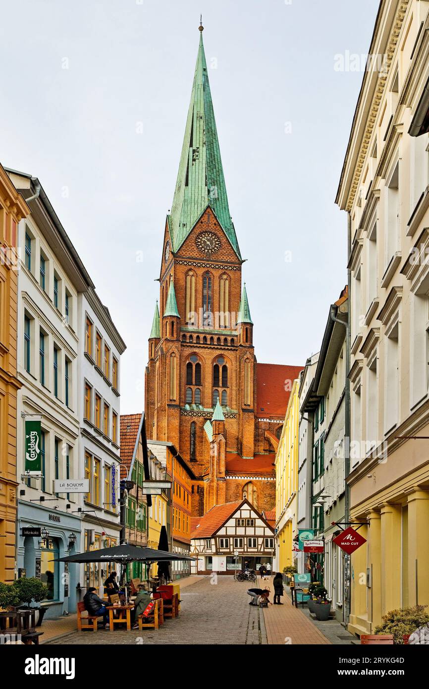 View of the Schwerin Cathedral of St. Marien and St. Johannis, old town ...