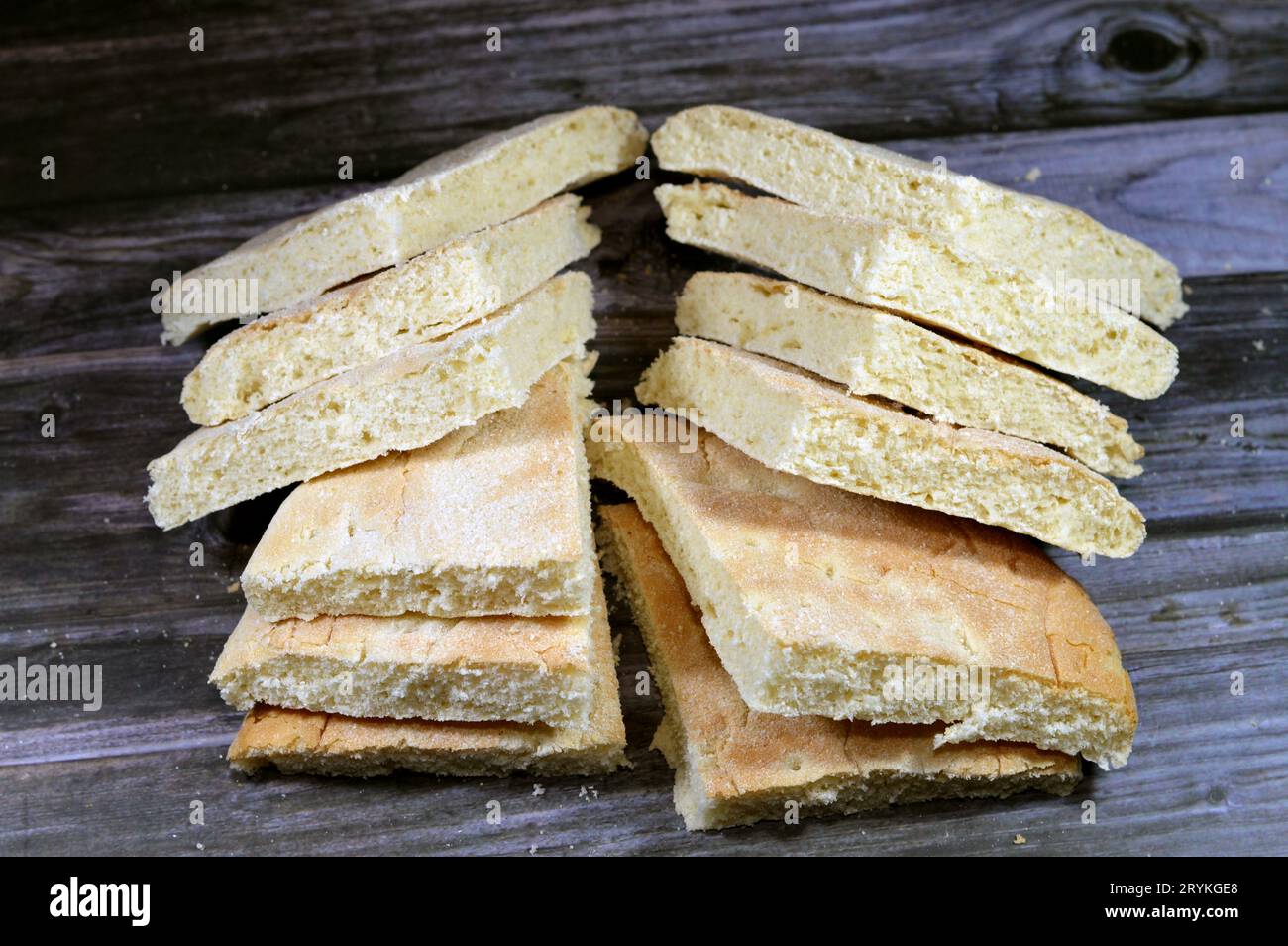 Cornbread, a quick bread made with cornmeal, the cuisine of the ...