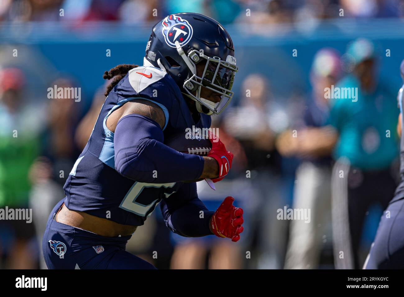 Tennessee running back Derrick Henry (22) runs for yardage during their ...