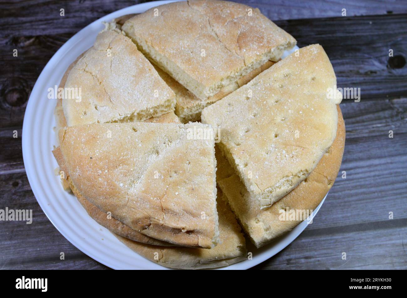 Cornbread, a quick bread made with cornmeal, the cuisine of the ...