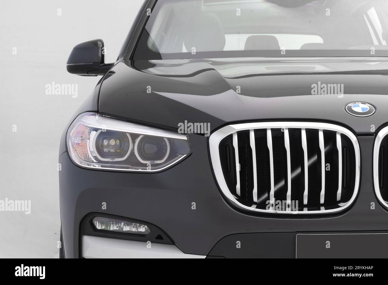 BMW X3 X-LINE XDRIVE 30E HÍBRIDA Stock Photo - Alamy