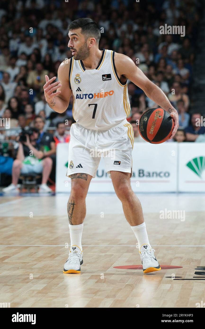 Facundo campazzo basket hi-res stock photography and images - Alamy