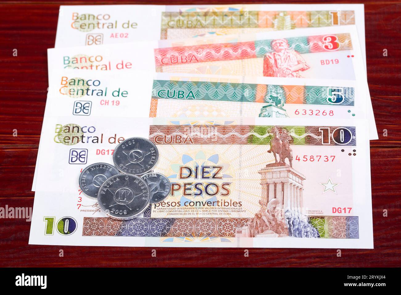 Cuban banknotes hi-res stock photography and images - Alamy