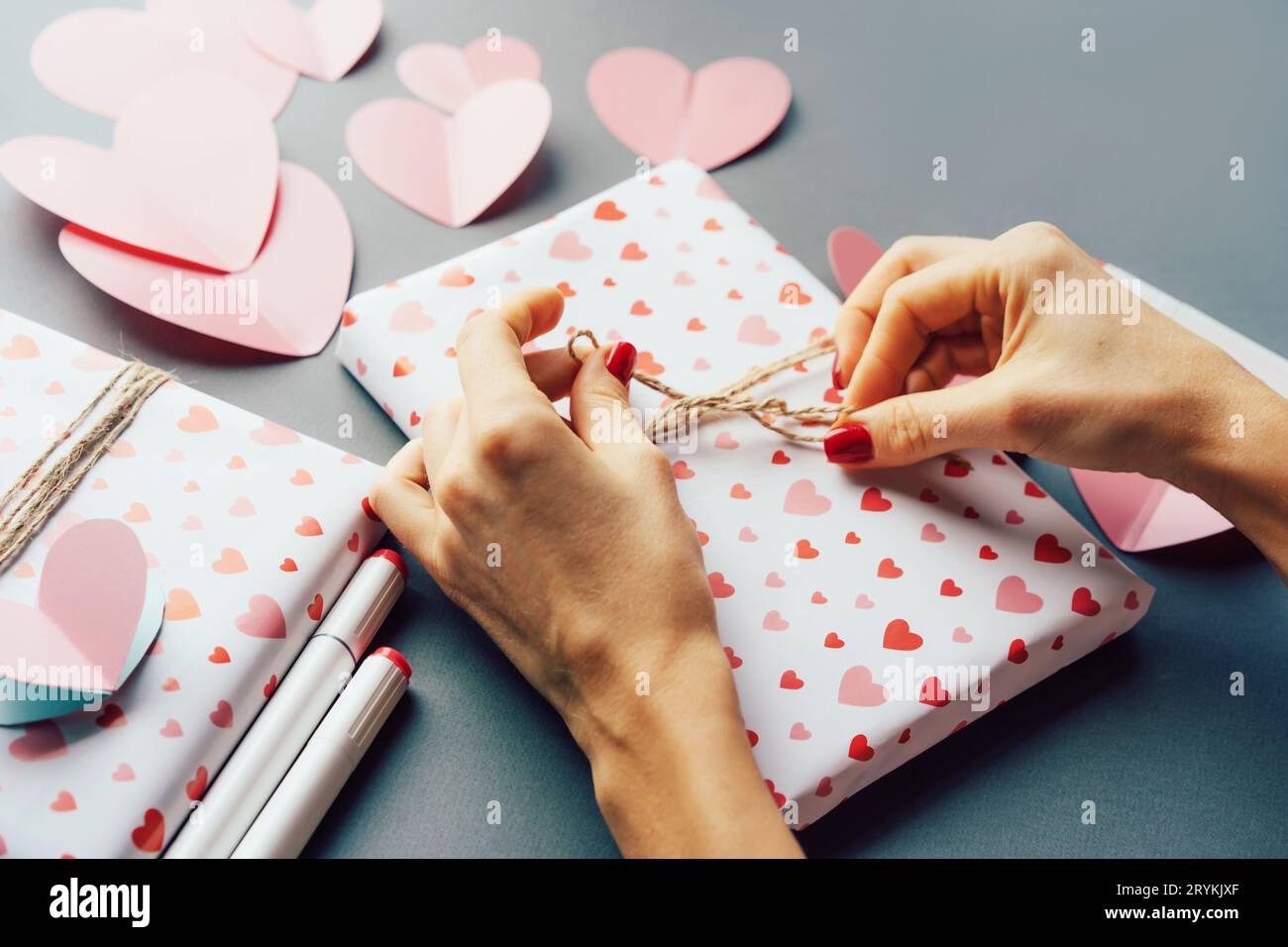 Gift preparation hi-res stock photography and images - Alamy