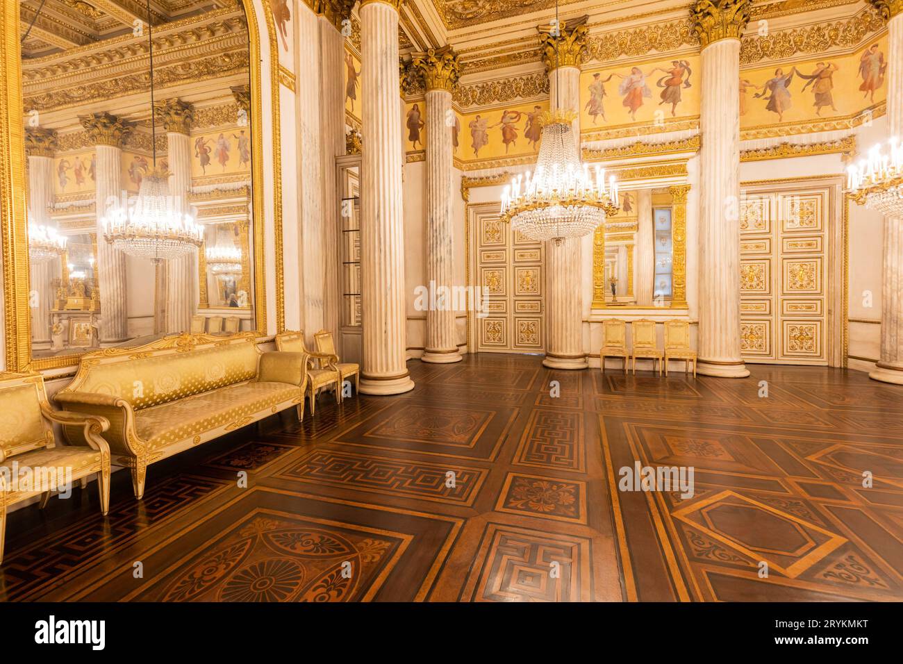 Royal Palace Ballroom. Luxury elegant ancient interior, vintage style ...