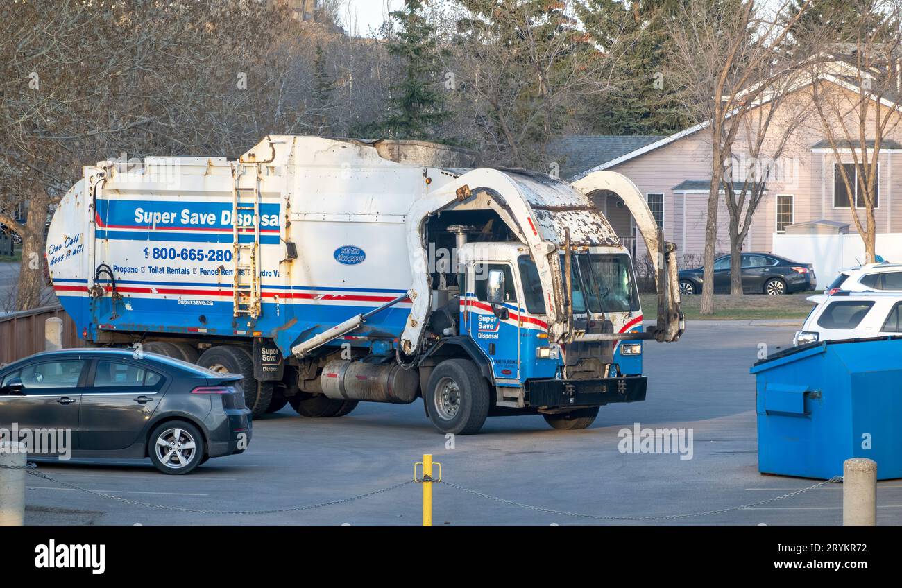 Garbage truck canada hi-res stock photography and images - Alamy