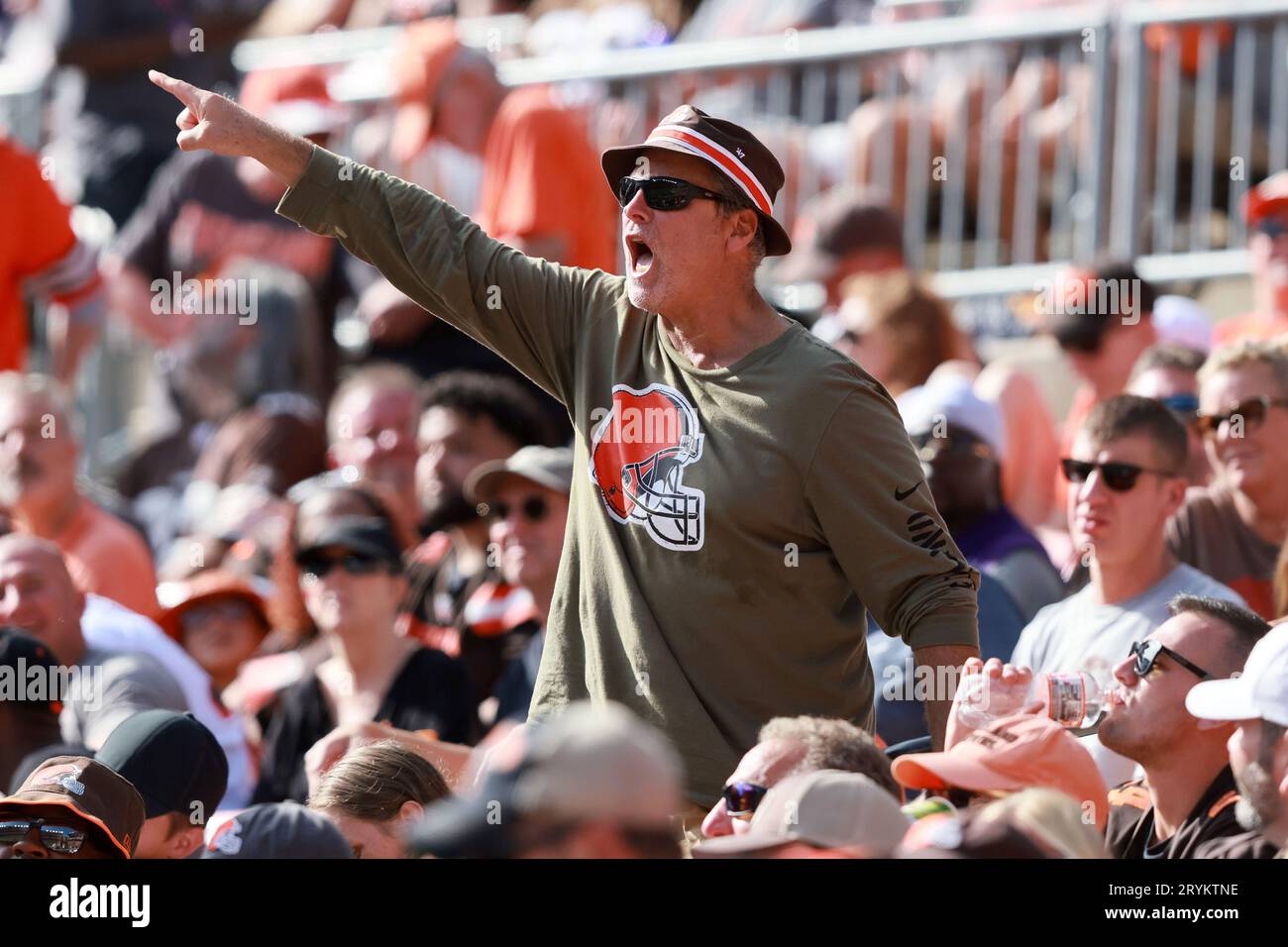 Cleveland browns fan hi-res stock photography and images - Alamy