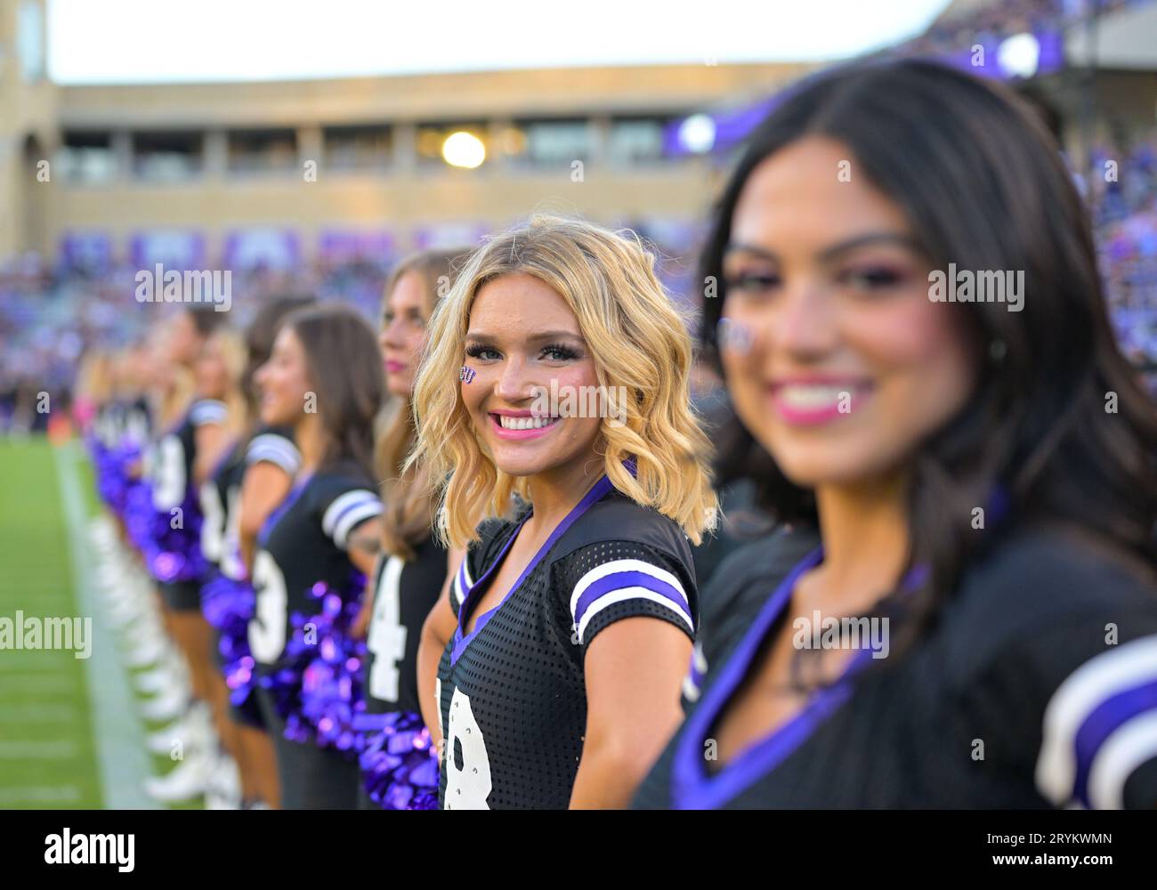 Fort Worth, Texas, USA. 30th Sep, 2023. TCU Horned Frogs show girls get ...