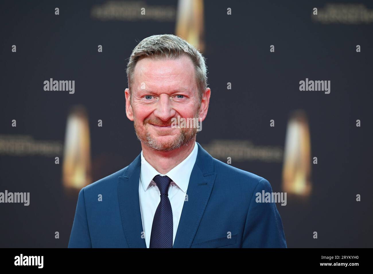 Moderator Michael Kessler kommt zur Gala und Verleihung des Deutschen ...