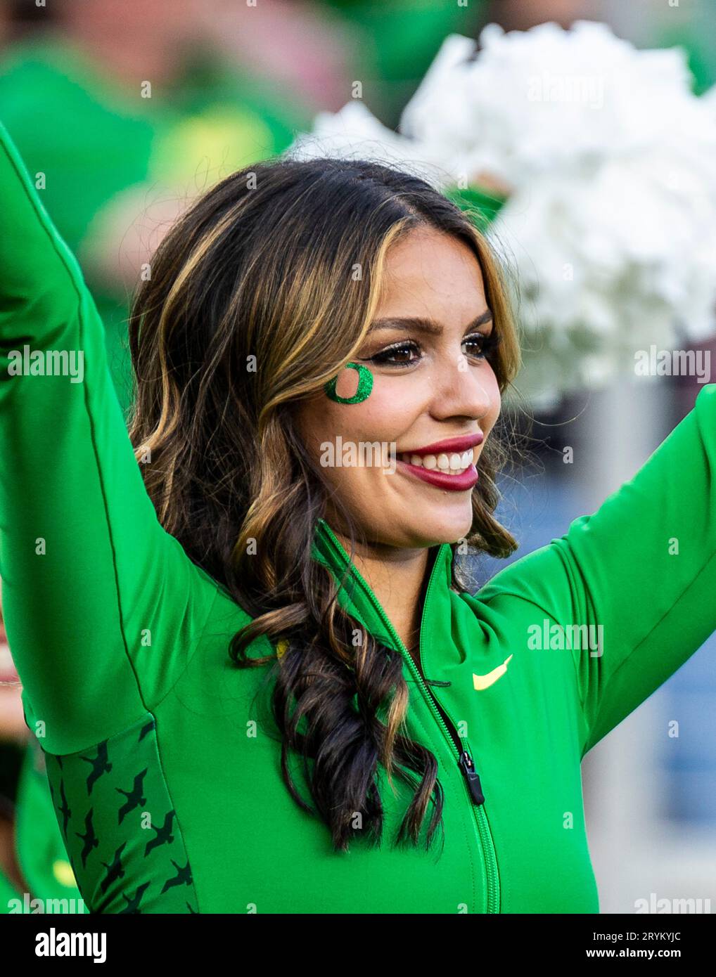 September 30 2023 Palo Alto, CA USA Oregon Ducks cheerleader during the ...
