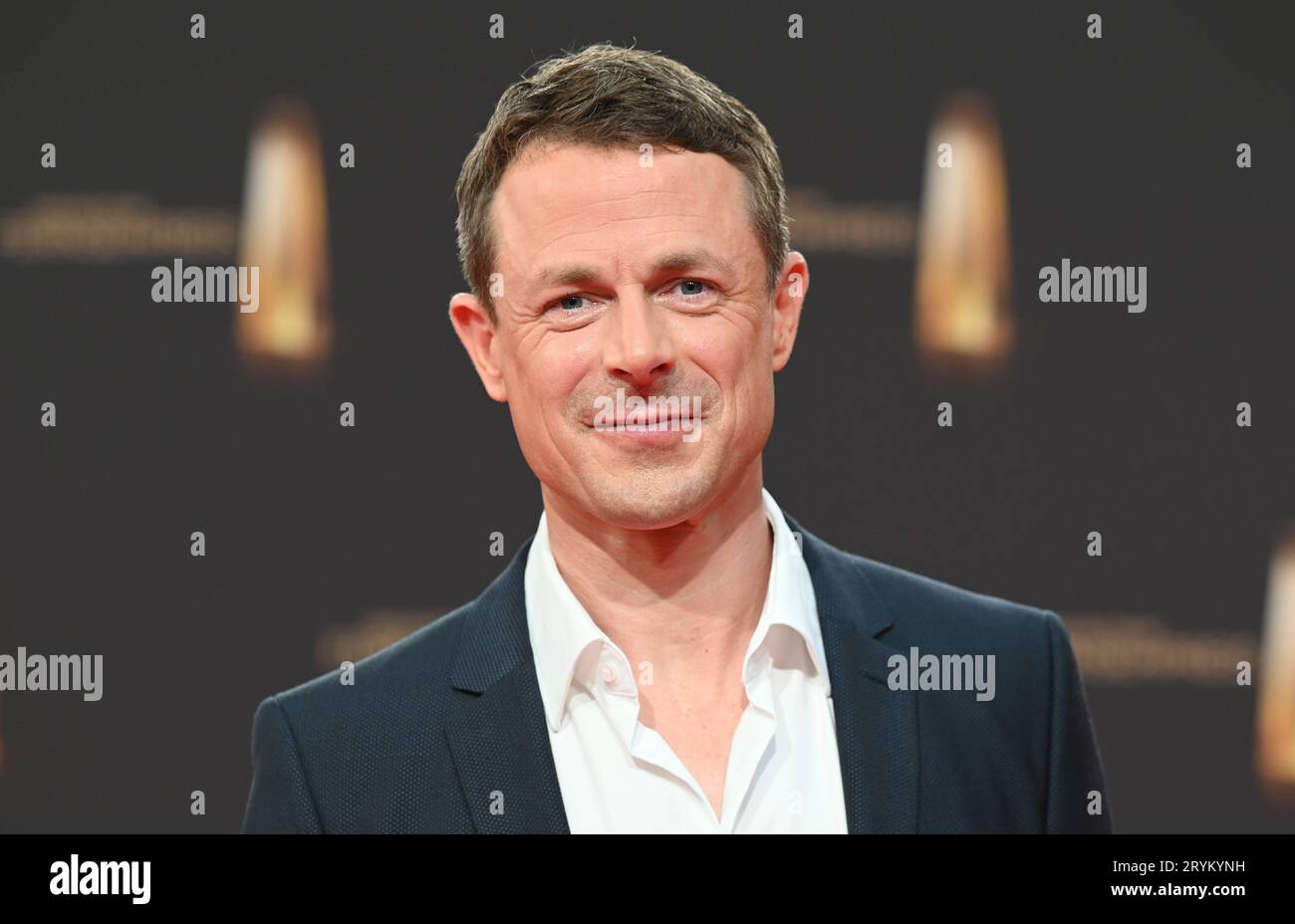 Moderator Alexander Bommes kommt zur Gala und Verleihung des Deutschen ...