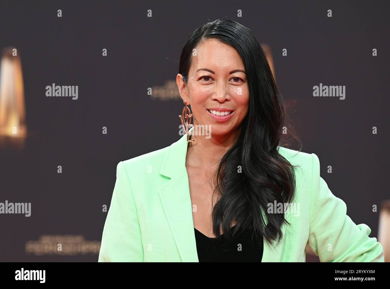 Moderatorin Minh Khai Phan Thi Kommt Zur Gala Und Verleihung Des