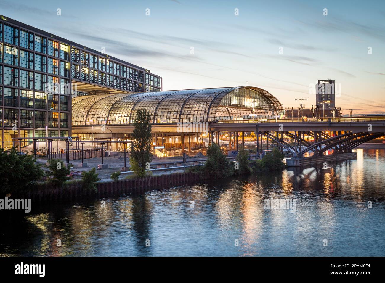 Berlin Hauptbahnhof at dusk, Germany Stock Photo - Alamy