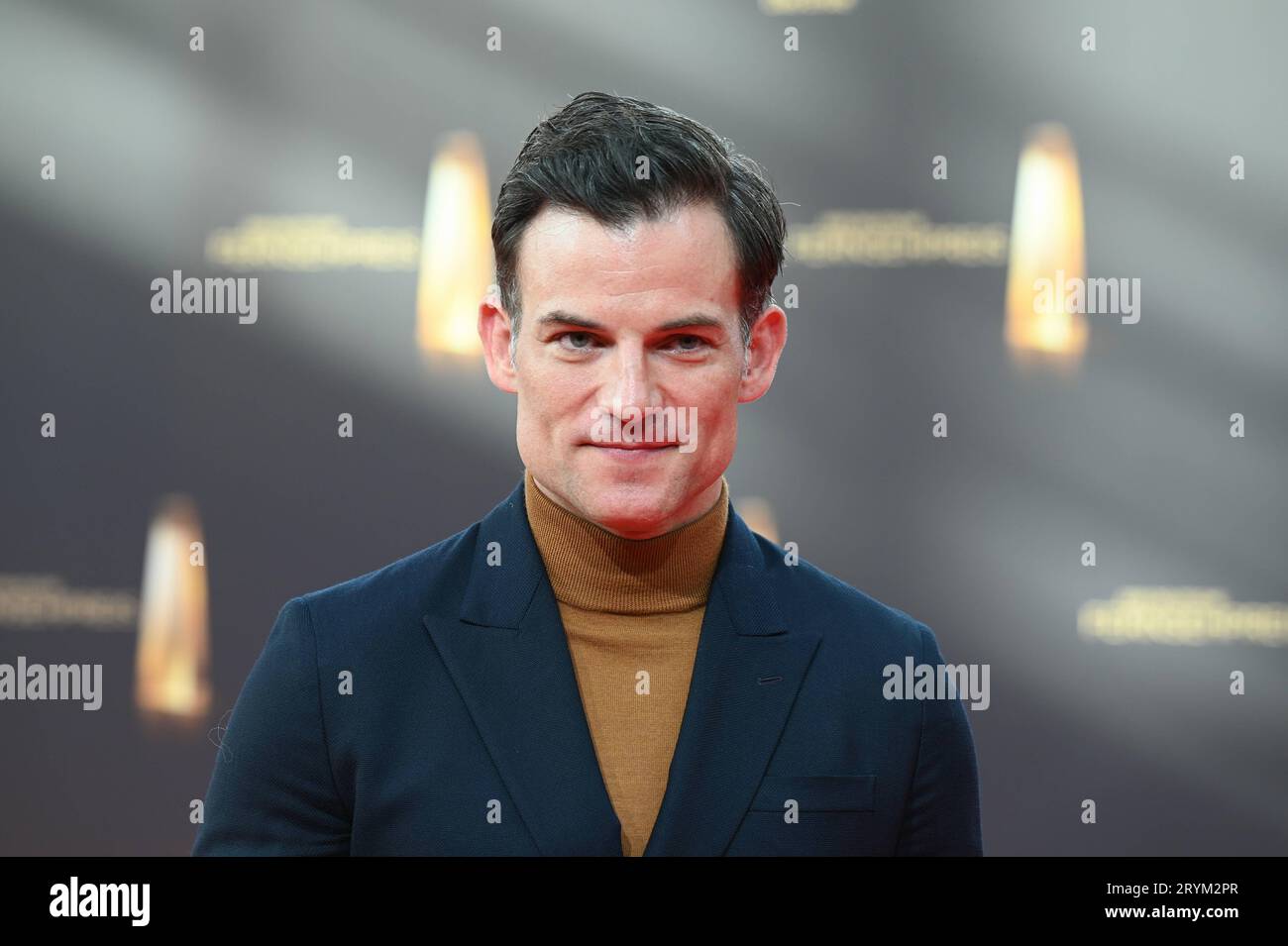 Schauspieler Torben Liebrecht kommt zur Gala und Verleihung des ...
