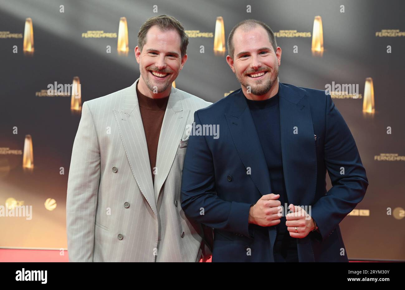 Dennis Wolter und Benjamin Wolter kommen zur Gala und Verleihung des Deutschen Fernsehpreis in ...