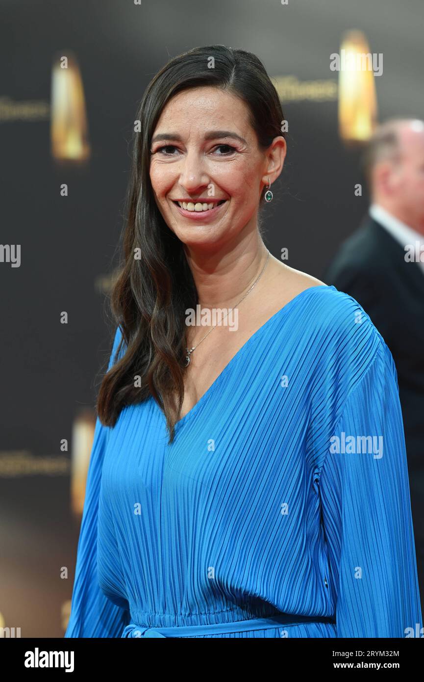 Moderatorin Pinar Atalay kommt zur Gala und Verleihung des Deutschen ...