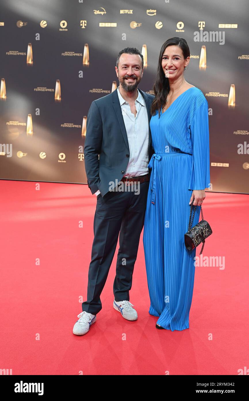 Moderatorin Pinar Atalay und ihr Ehemann Reha Omayer kommt zur Gala und ...