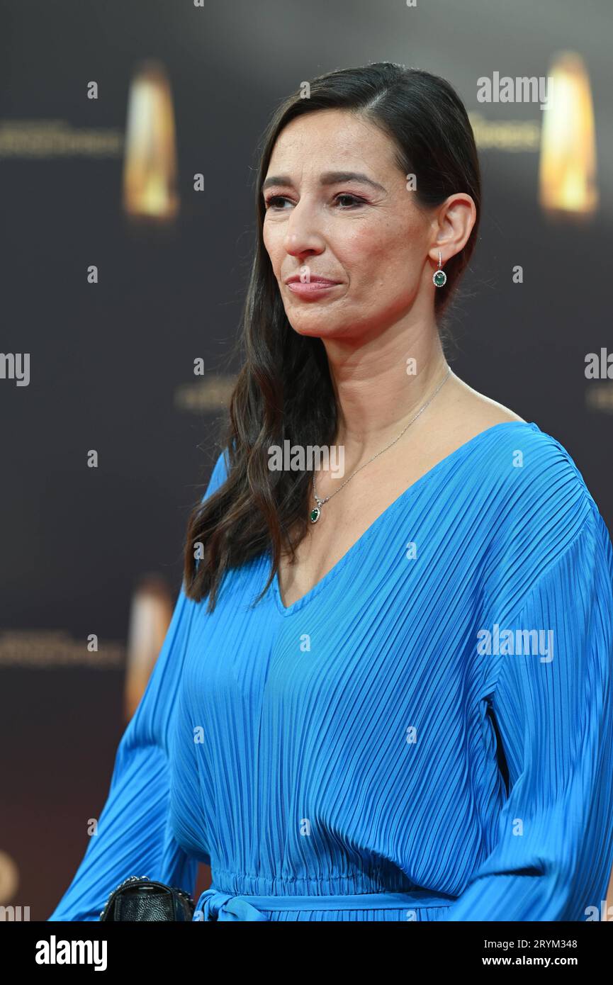 Moderatorin Pinar Atalay kommt zur Gala und Verleihung des Deutschen ...