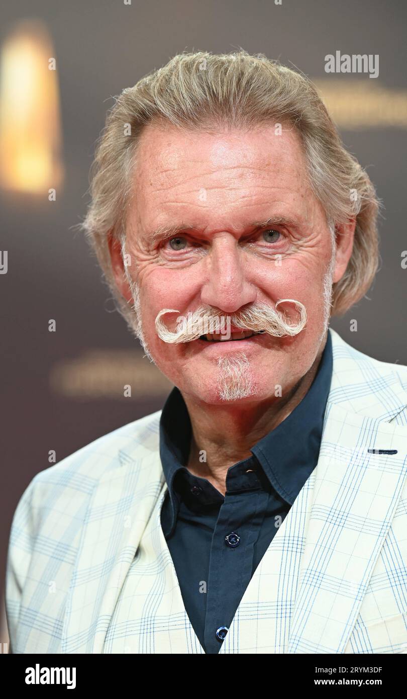 Der Jurist und Moderator Ingo Lenßen kommt zur Gala und Verleihung des ...