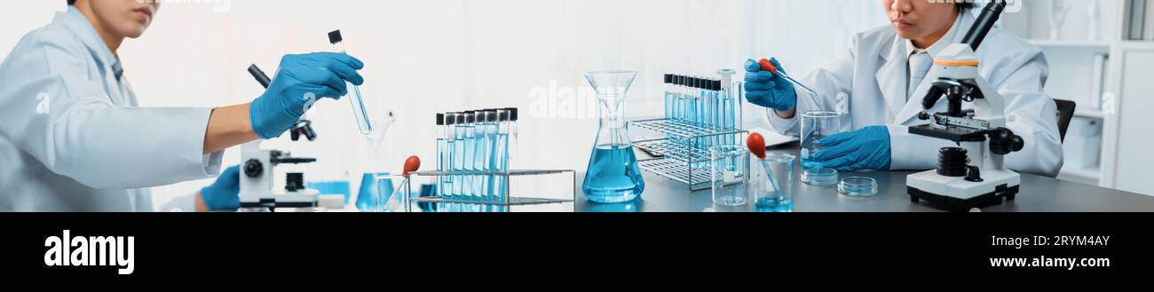 Groundbreaking experiments hi-res stock photography and images - Alamy