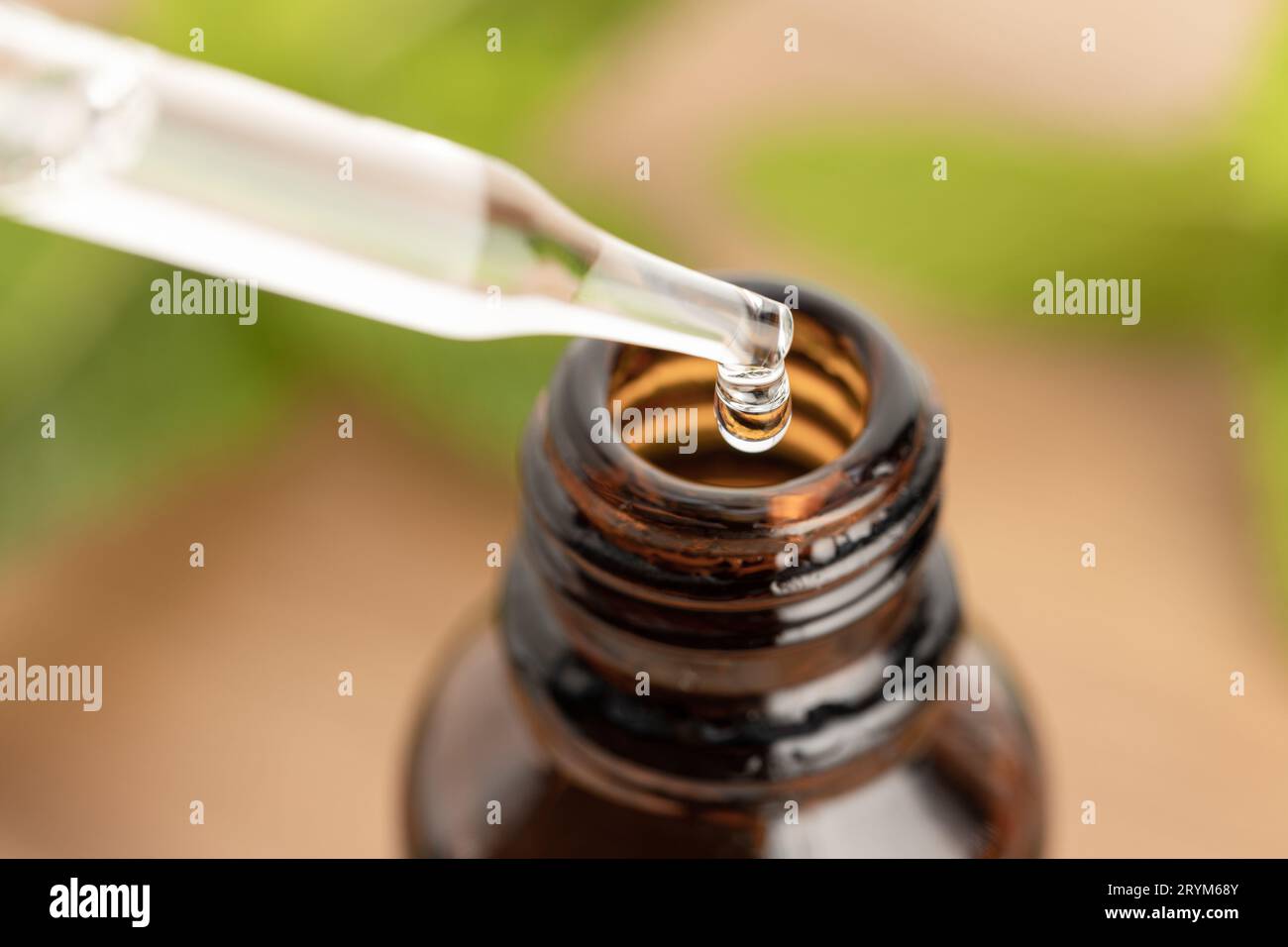 Close up bottle pipette hi-res stock photography and images - Alamy