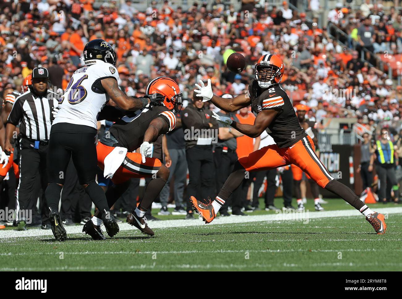 Amari cooper browns hi-res stock photography and images - Alamy
