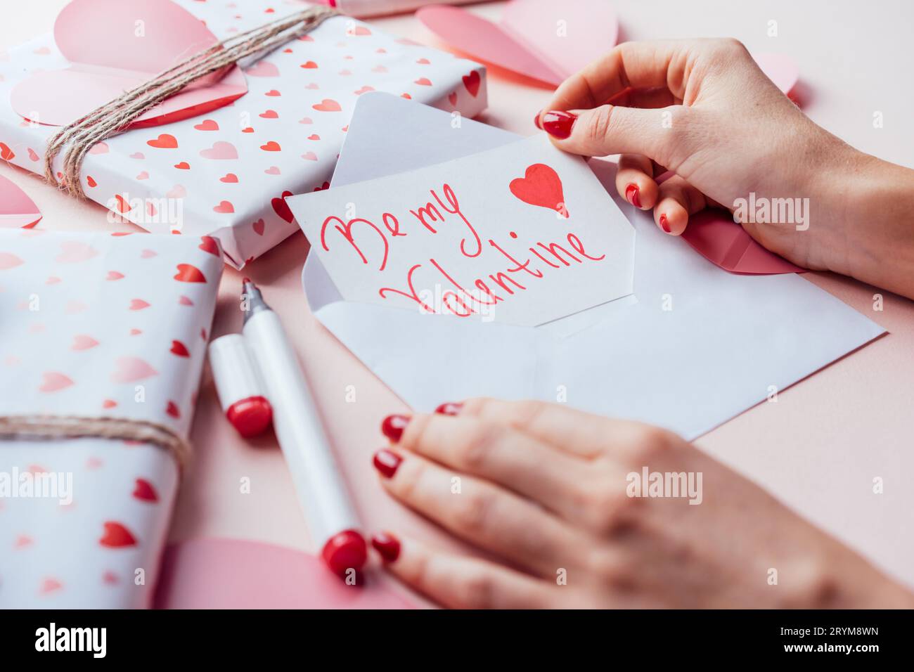 Opening invitation card hi-res stock photography and images - Alamy