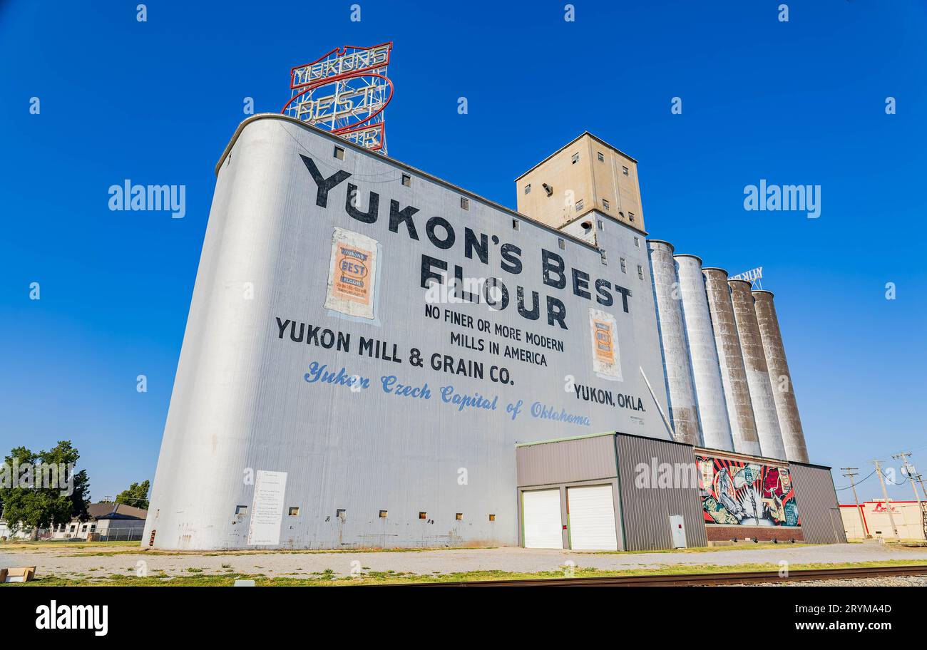 City flour mill hi-res stock photography and images - Alamy