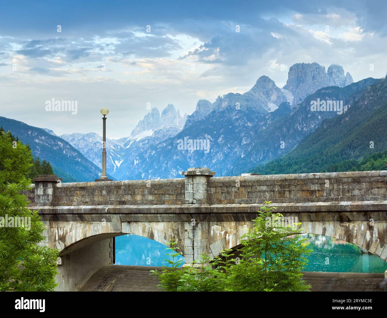 Dam view hi-res stock photography and images - Alamy