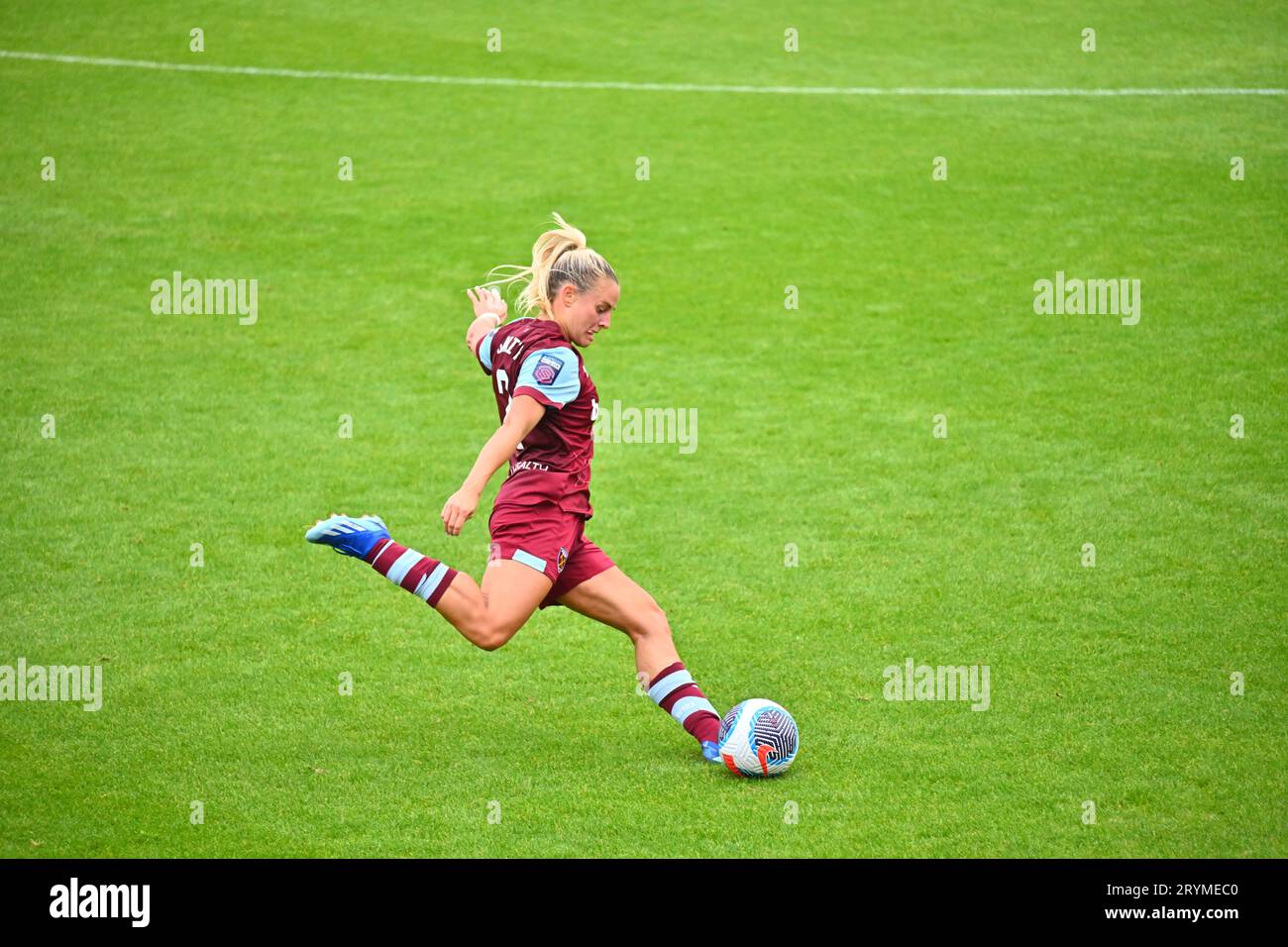 Chigwell construction stadium hi-res stock photography and images - Alamy