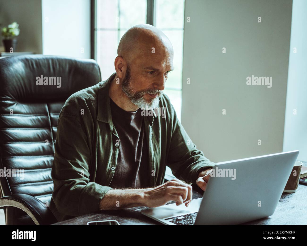 Unwavering hi-res stock photography and images - Alamy