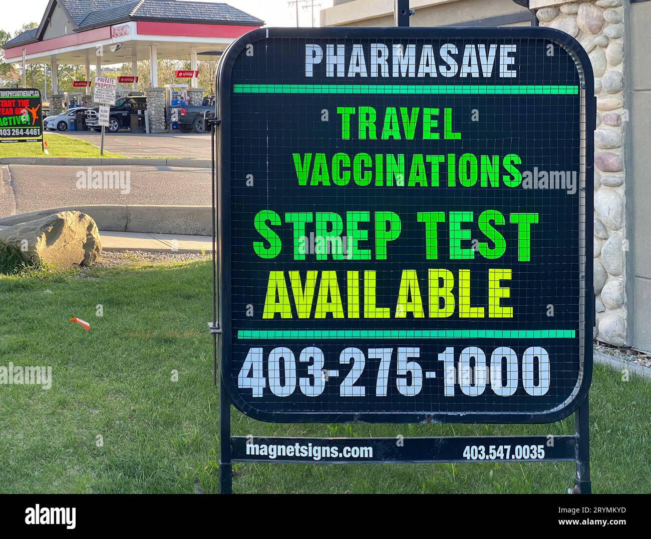 First aid sign board hi-res stock photography and images - Alamy