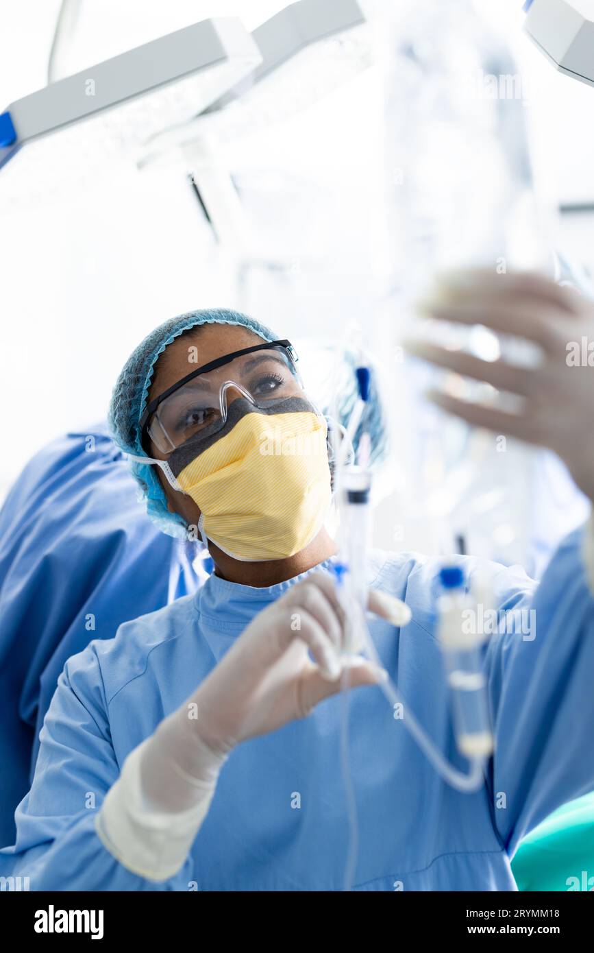 African american female surgeon hi-res stock photography and images - Alamy