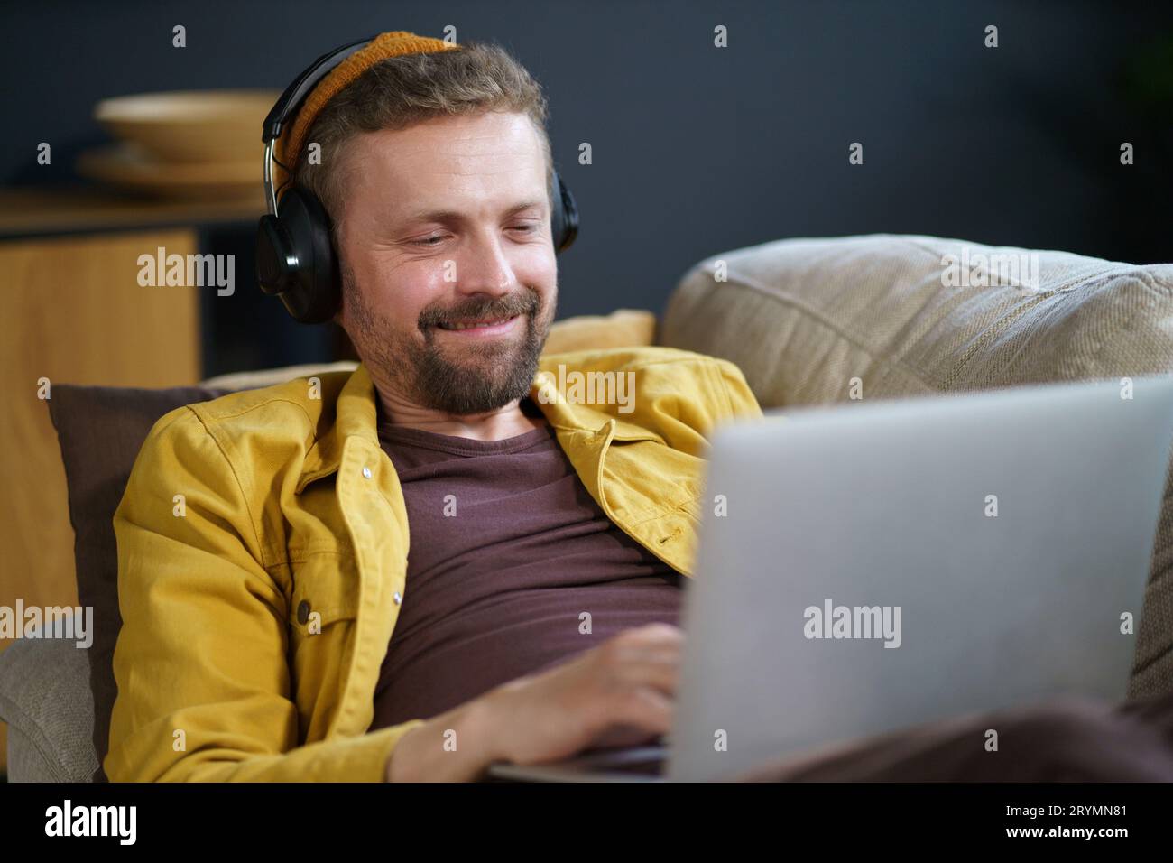 Digital relaxation methods hi-res stock photography and images - Alamy