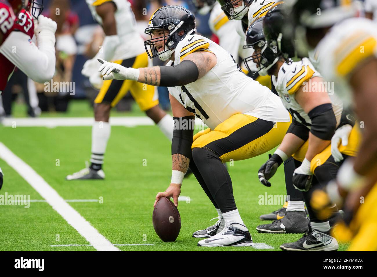 Houston, TX, USA. 1st Oct, 2023. Pittsburgh Steelers center Mason Cole ...