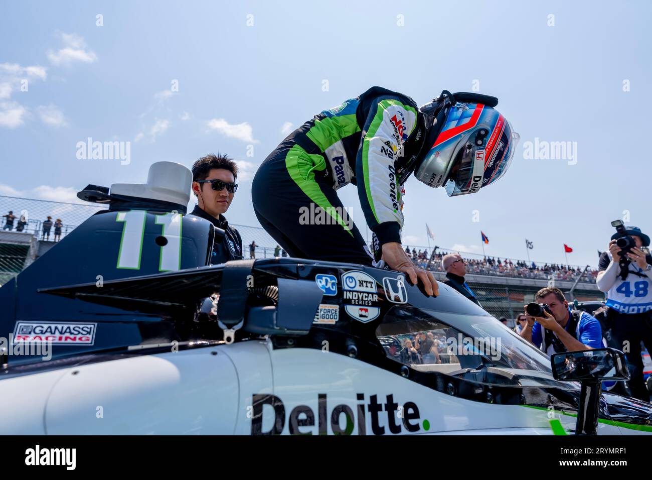 Tokyo deloitte hi-res stock photography and images - Alamy