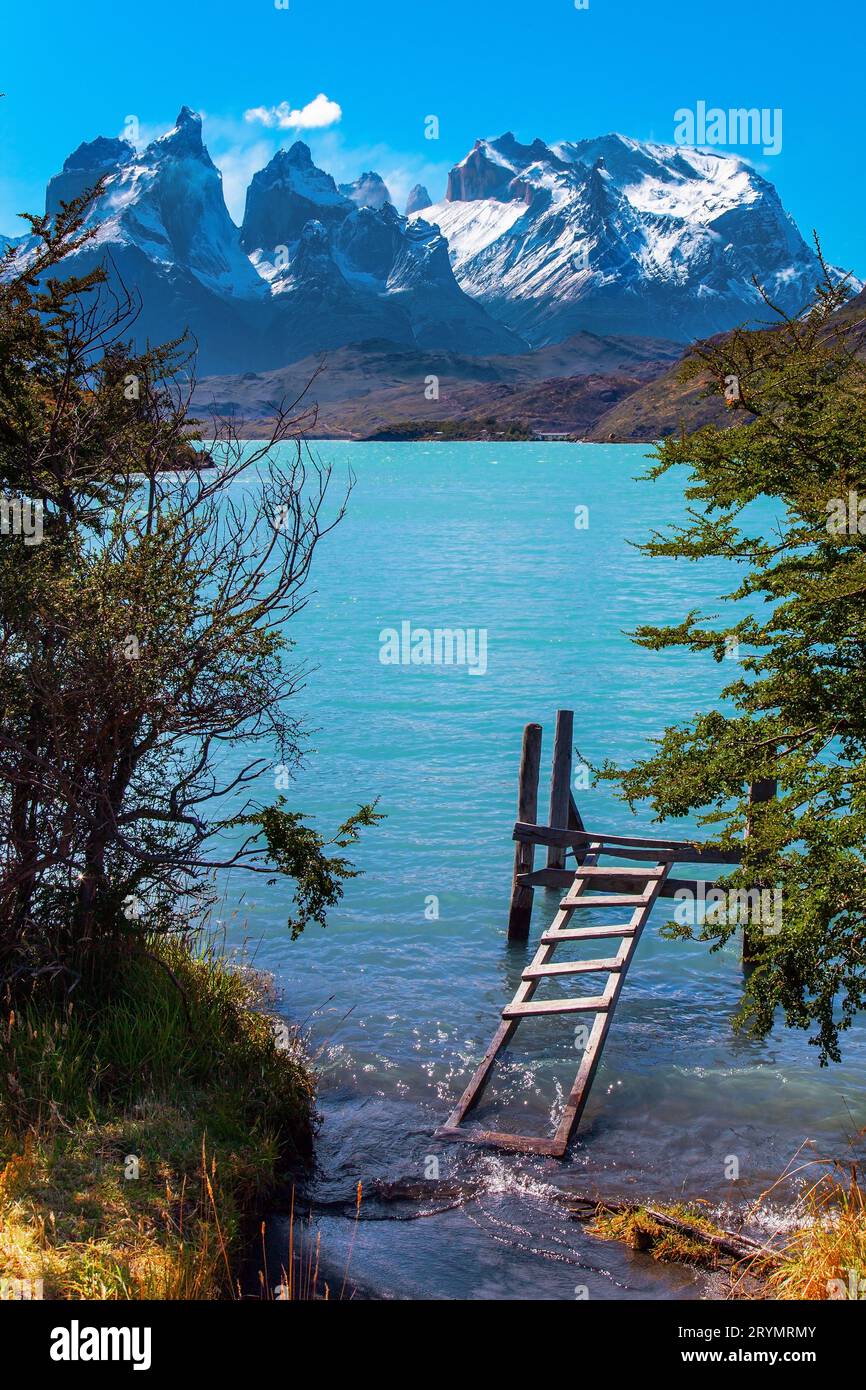 Huge lake with azure water Stock Photo - Alamy