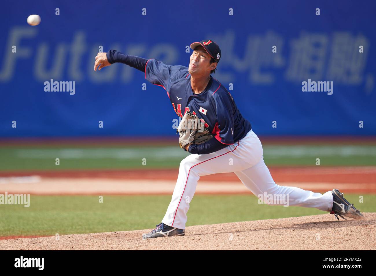 Mens softball hi-res stock photography and images - Alamy