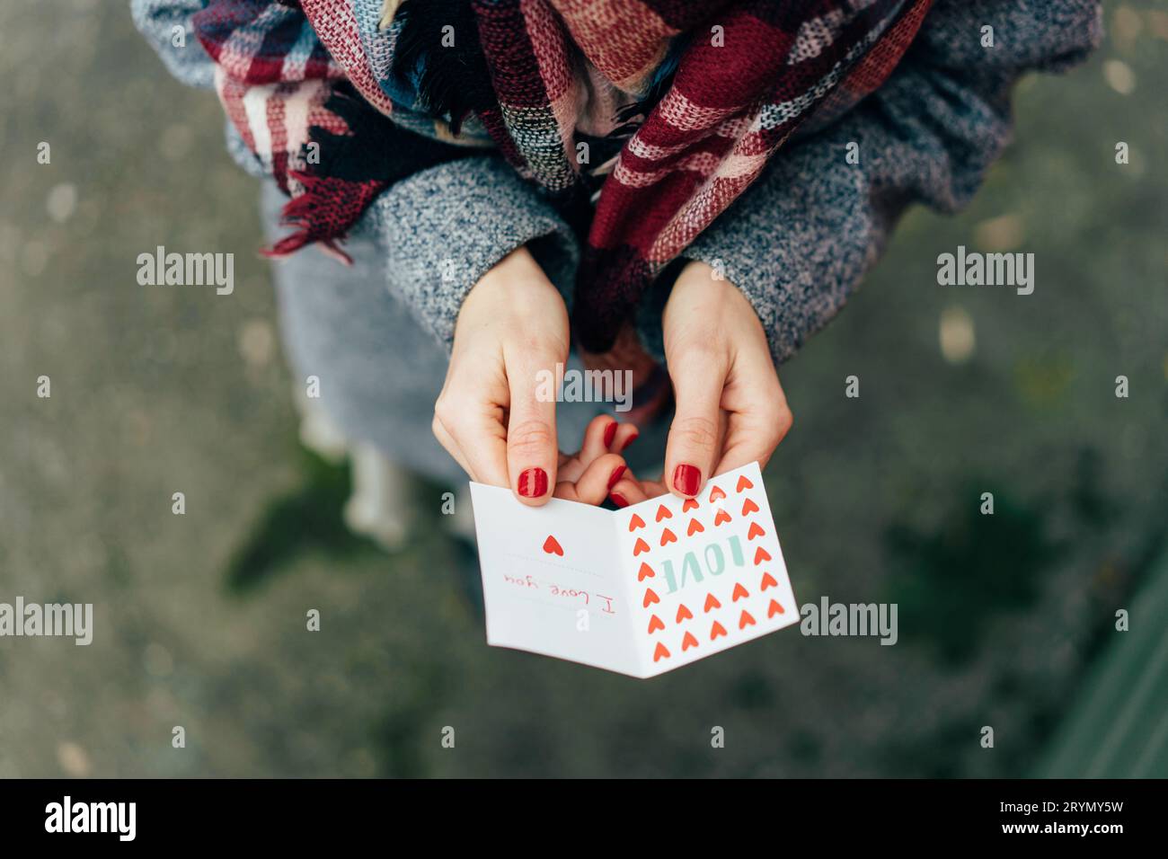 Valentine card hands hi-res stock photography and images - Alamy