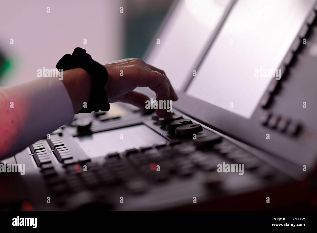 Stage lighting technician hi-res stock photography and images - Alamy