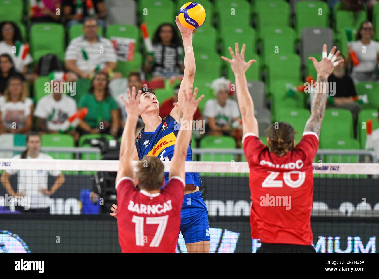 Canada cup hi-res stock photography and images - Alamy