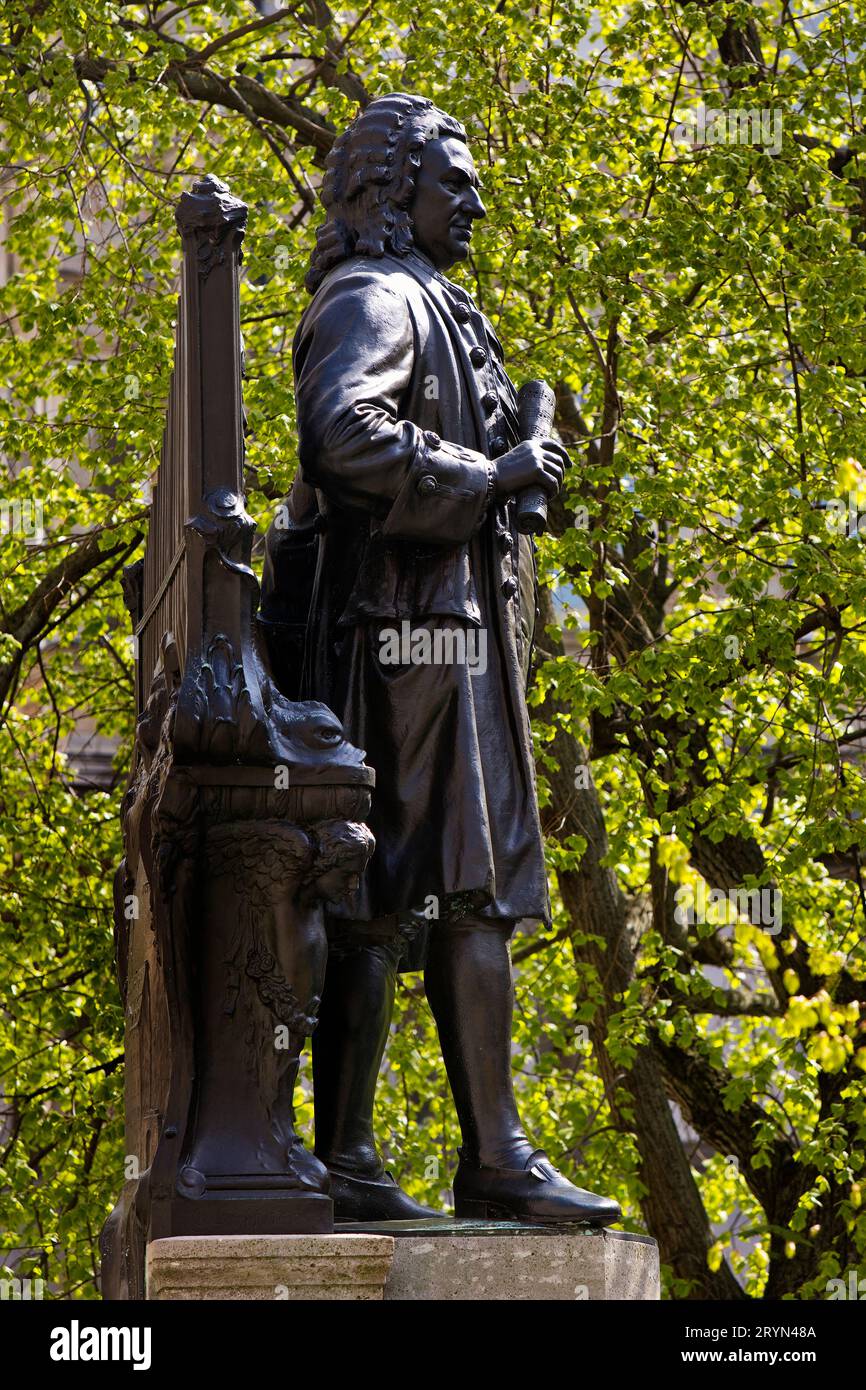 New Bach monument at the Thomaskirchhof by Carl Seffner, Leipzig ...