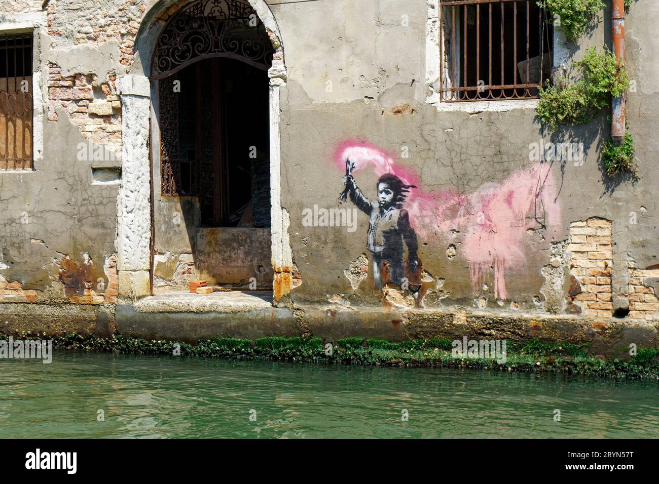 Venice italy wall graffiti hi-res stock photography and images - Alamy