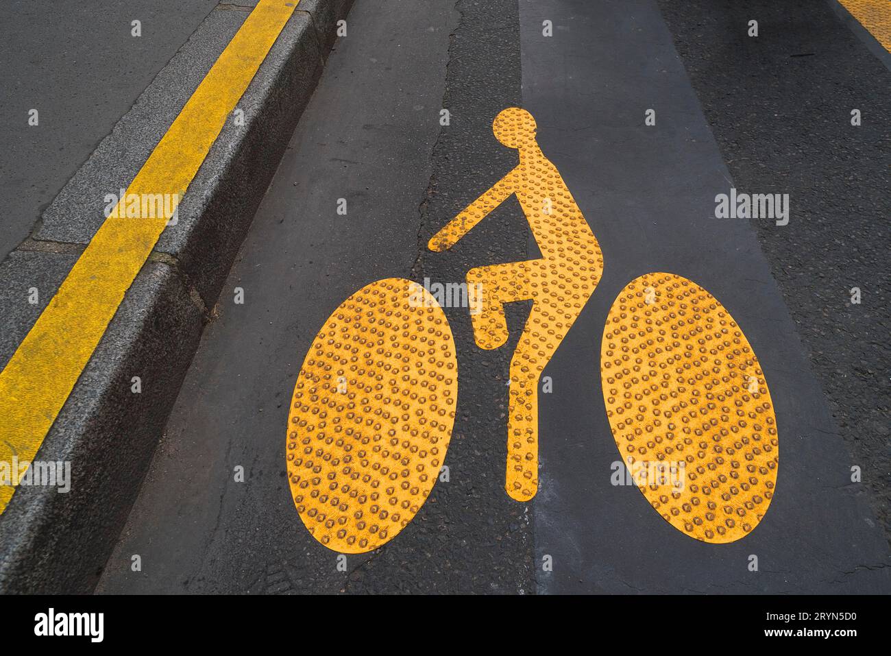 Way marked path hi-res stock photography and images - Alamy